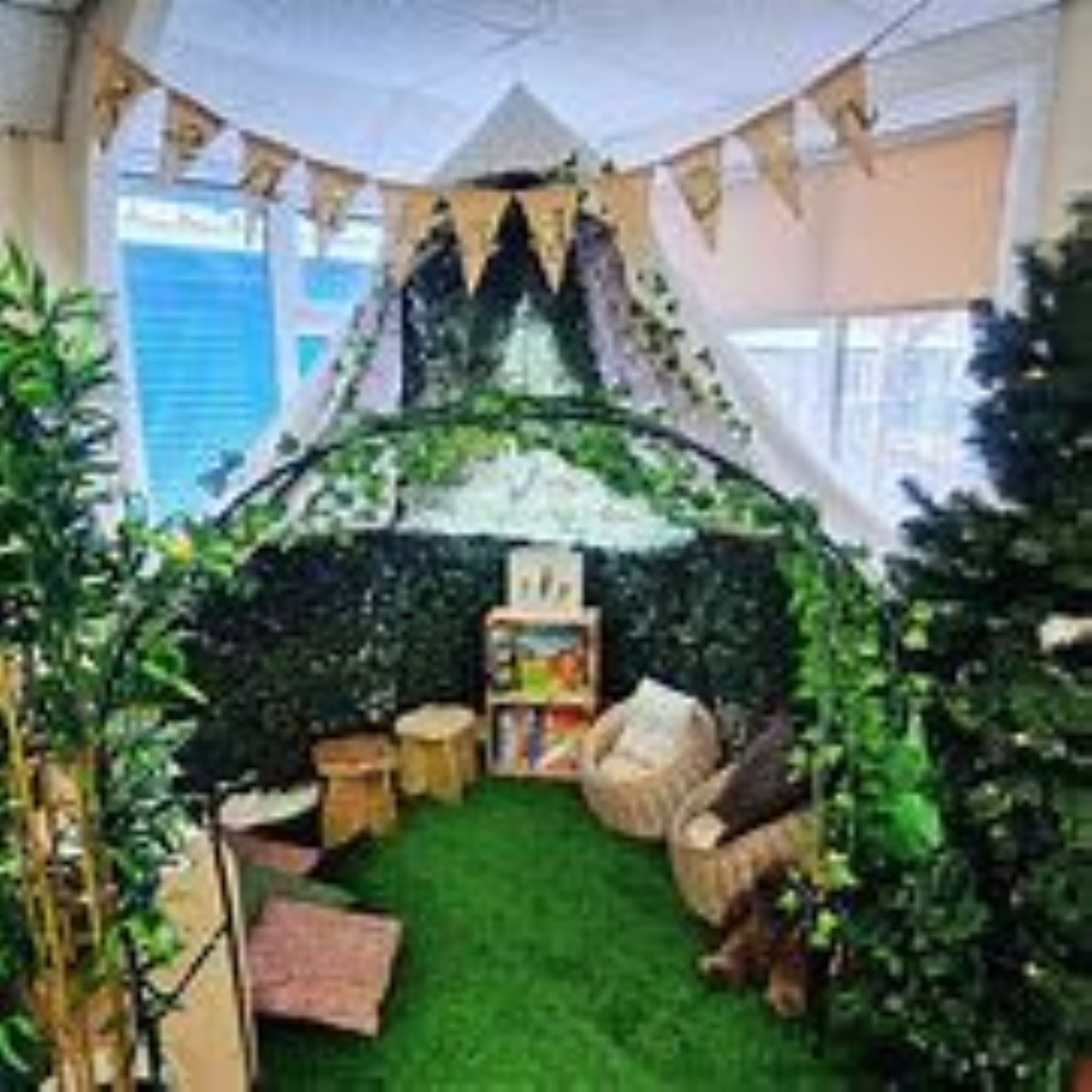 Horwood and Newton Tracey Primary School - The 'SNUG' - our new reading den